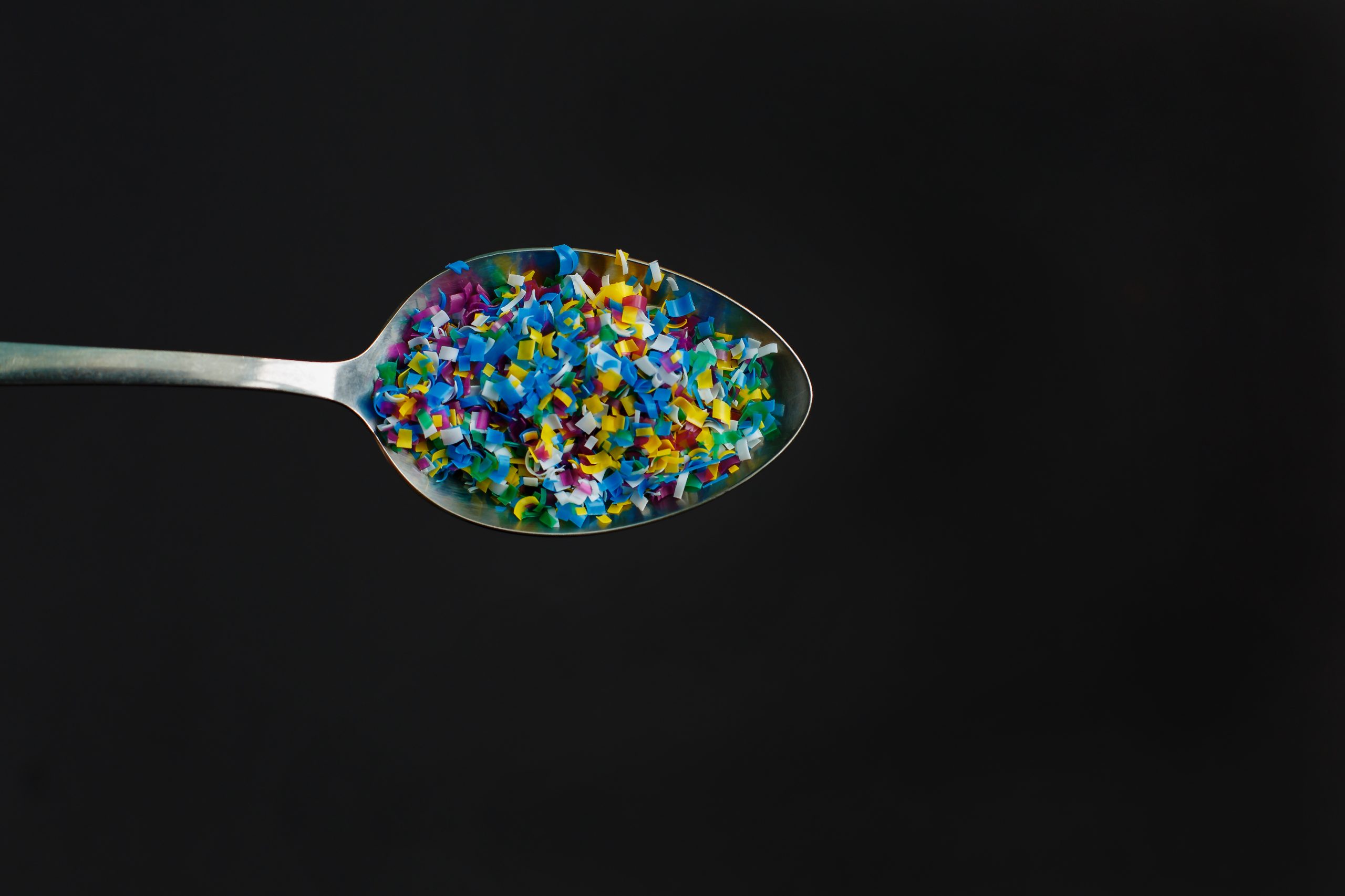 Microplásticos: um perigo invisível, mas real - My Planet